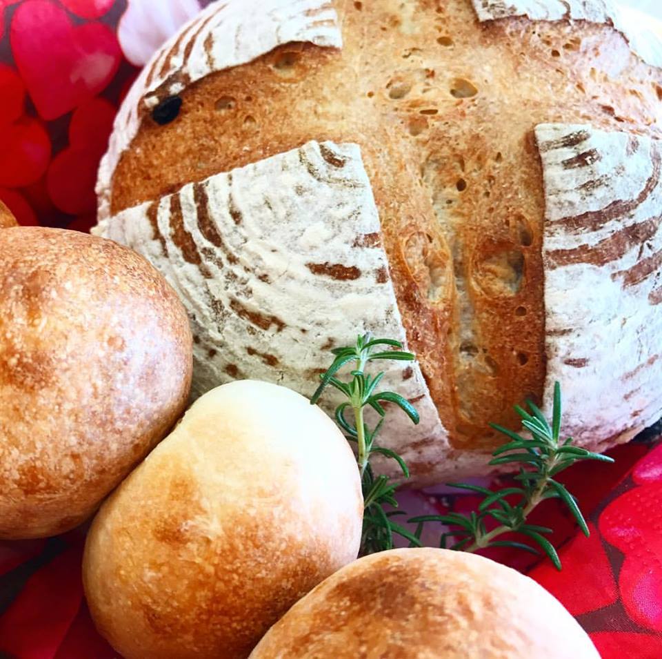 ☆赤ワインのカンパーニュ ☆全粒粉のカンパーニュ ☆セサミブール | レッスン風景 | 自家製天然酵母 パン教室 et toi エトワ（辻堂）